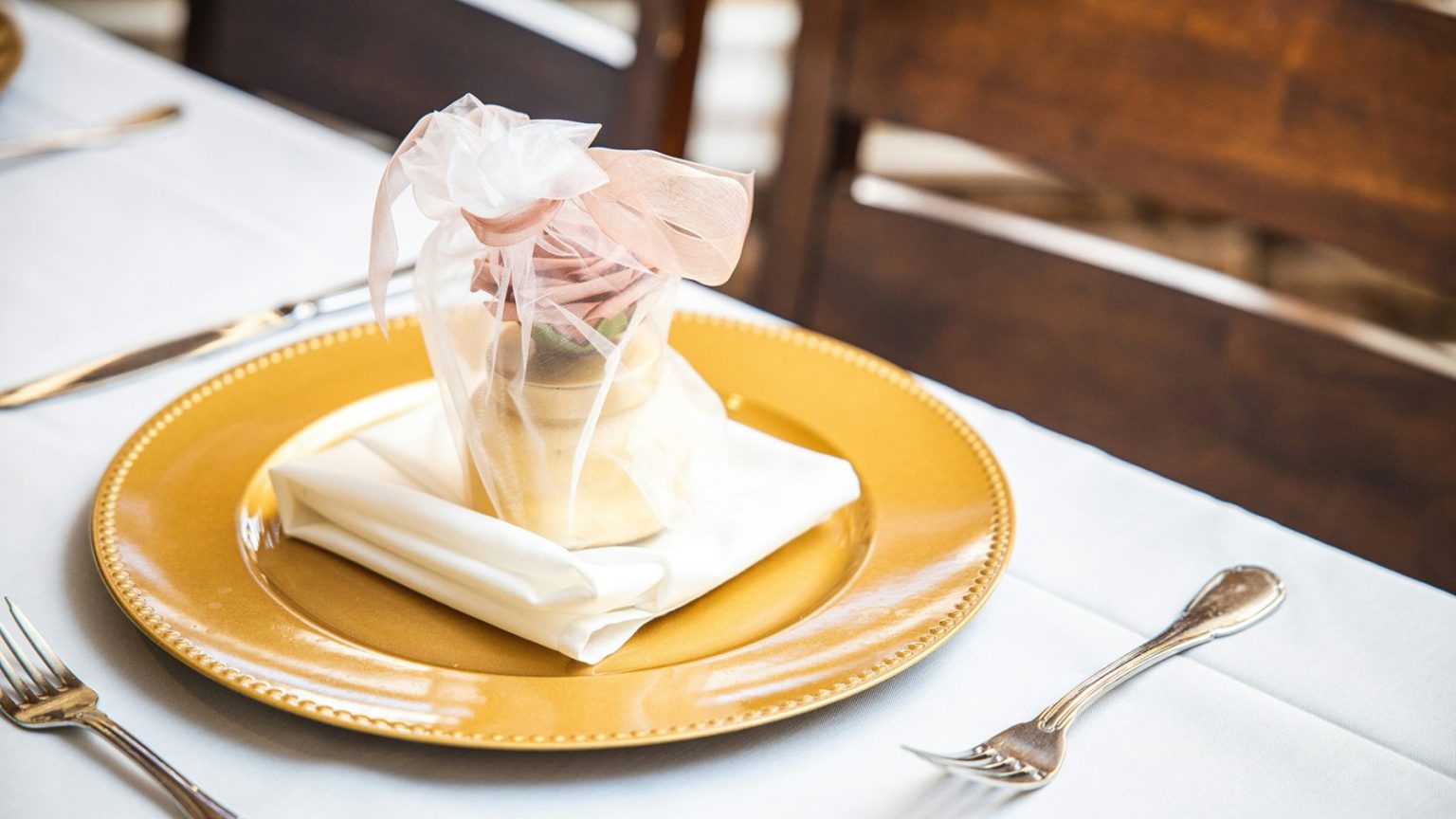 21 brilliant 50th birthday party favours - Kindred